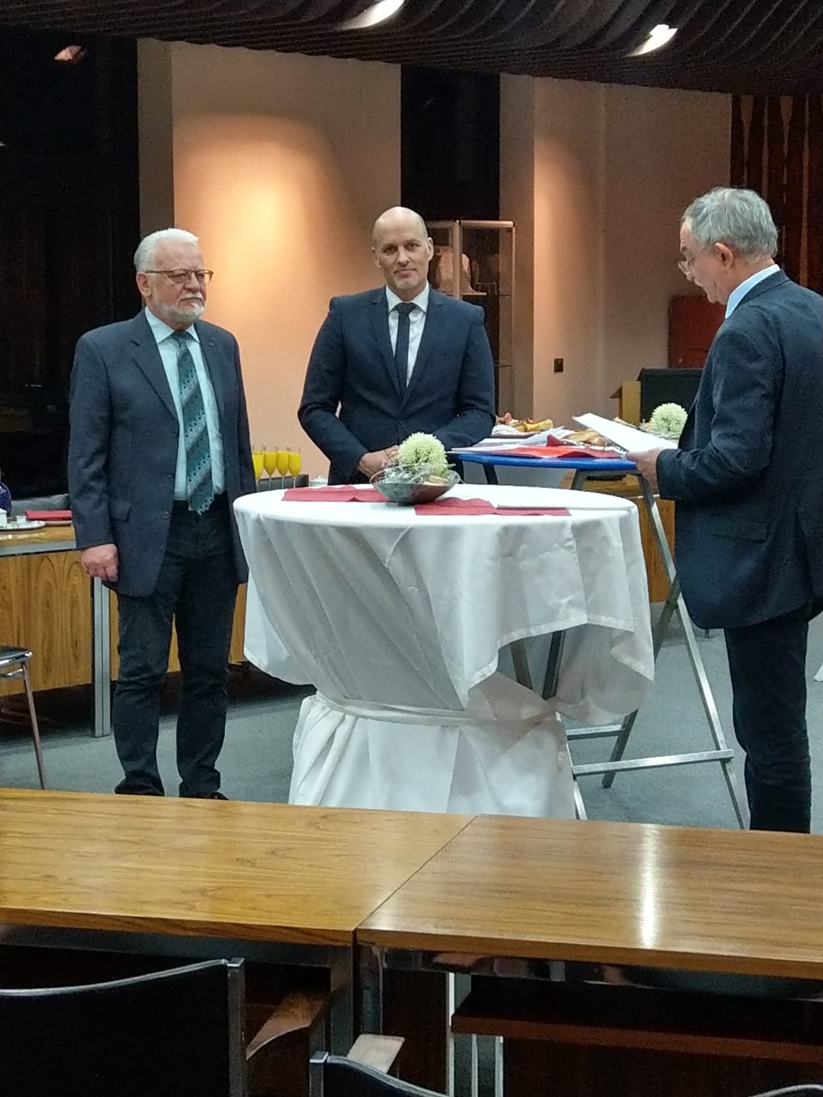 Ehrenamt als Leidenschaft - Reinhard "Rowi" Rowinsky wird geehrt - F.C ...